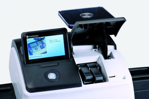 Frankiersystem PostBase 100 mit automatischer Zuführung und dynamischer Waage | Okapost GmbH ...